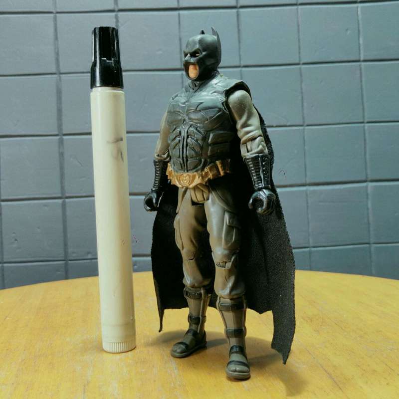 Jual Mainan Action Figure Bruce Wayne Suit Up Batman The Dark Knight ...