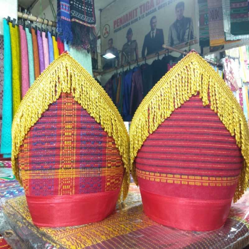 Promo Topi Adat Batak Untuk Laki-laki Dari Ulos Ragihotang Diskon 23% ...