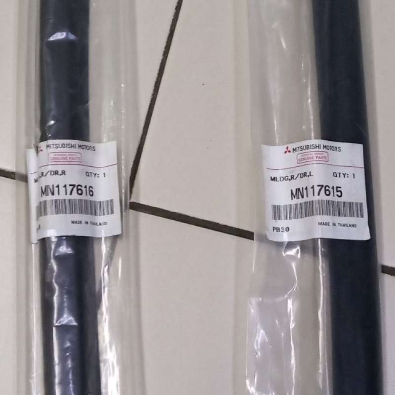 Promo Pelipit List Kaca Luar Strada Triton Pintu Belakang Diskon 9% Di ...