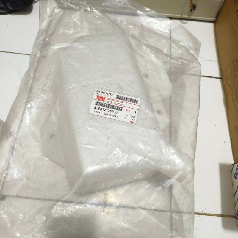 Promo Tangki Tabung Cadangan Air Radiator Isuzu Giga Diskon 23% Di ...