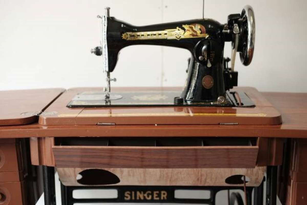Jual Singer Jkb 15 Cl Class Mesin Jahit Manual Tradisional Klasik Full ...