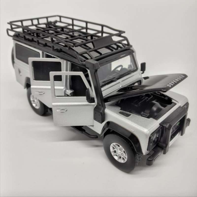 Promo Diecast Land Rover Defender Long-Wheelbase JKM 1:32 Light&Sound ...