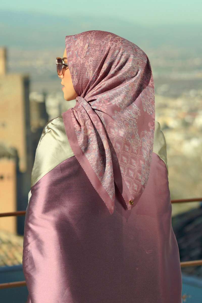 Jual BUTTONSCARVES ORIGINAL STORE 100% - The Granada Square di Seller ...