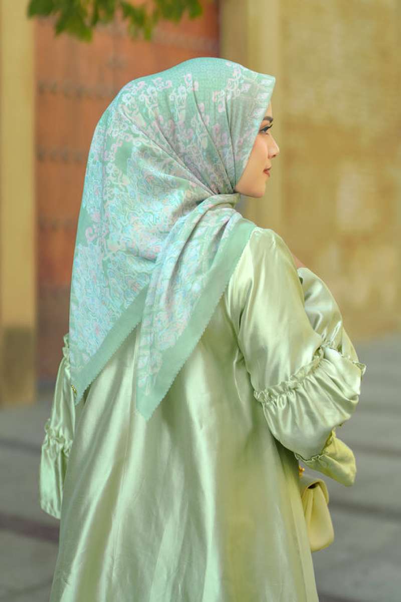 Jual BUTTONSCARVES ORIGINAL STORE 100% - The Granada Square di Seller ...