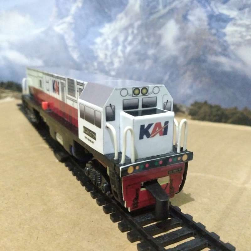 Jual Lokomotif Cc201 Bermesin | Non Mesin Miniatur Kereta Api | Skala ...