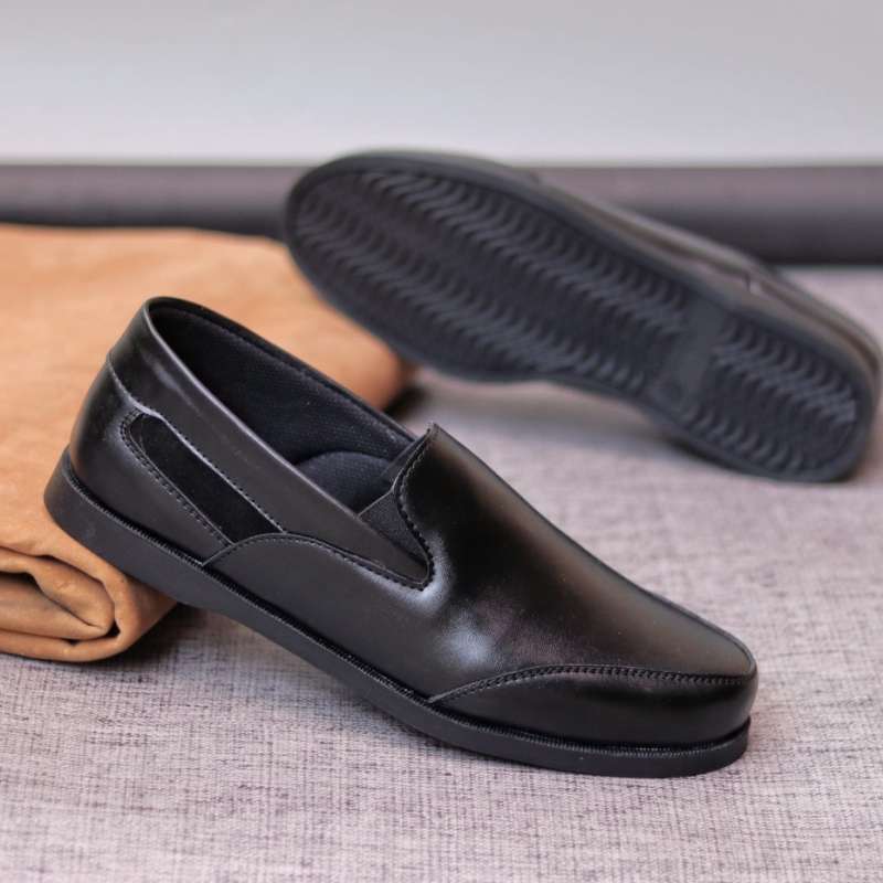 Promo Wolf Sepatu Kasual Slip On Pria Hitam Semi Formal Kulit Pu Sepatu ...