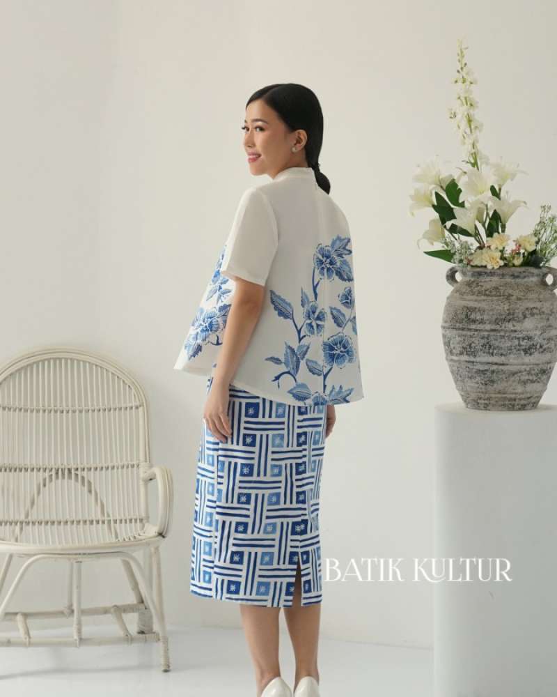 Jual Batik Kultur Set - Kqkt & Sfs - Primrose Flowers In White Blue ...