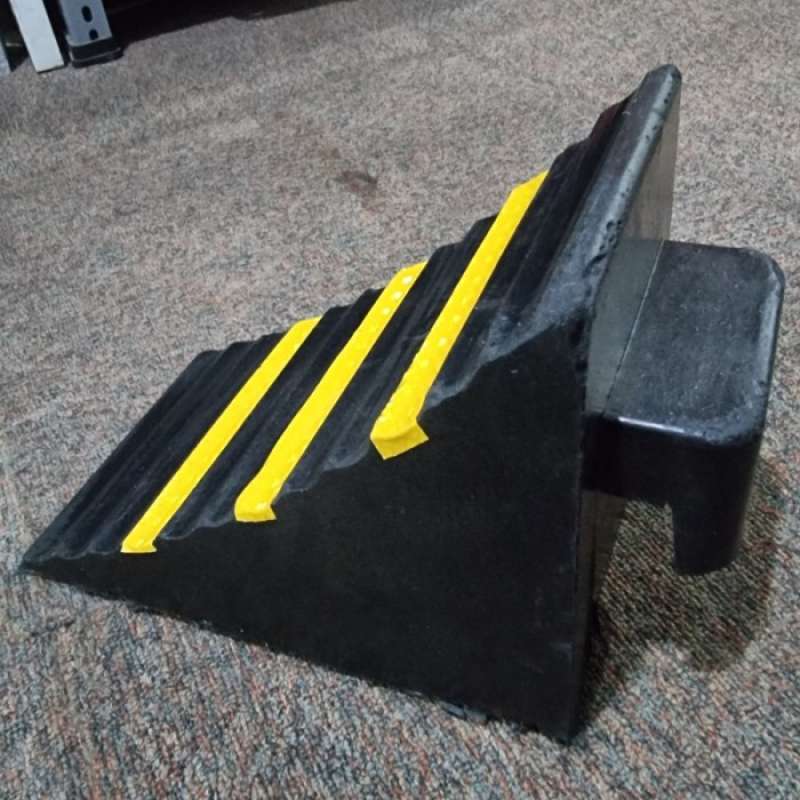 Promo Penahan Ban Mobil Truck Bis / Pengganjal / Ganjelan Wheel Chock ...