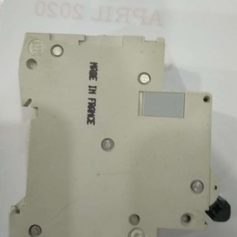 Promo Mcb Merlin Gerin Multi9 C60n D25 25a 2p 230/400v Diskon 23% Di Seller Listrica Store ...