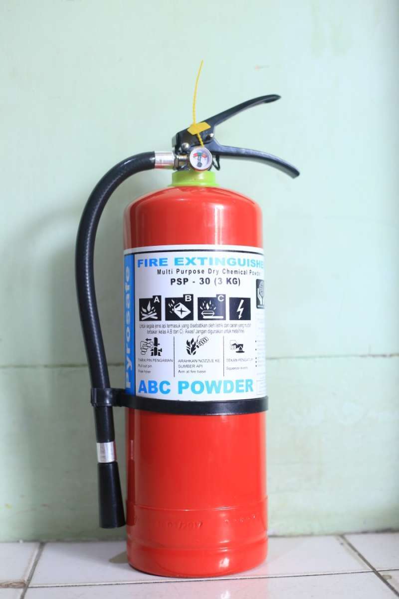 Promo Alat Pemadam Api Ringan (apar) 3 Kg Untuk Rumah, Kantor, Toko ...