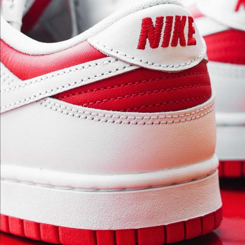 Jual Nike Dunk Low Championship Red (100% Authentic) - 40.5 Di Seller ...