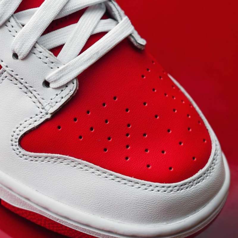 Jual Nike Dunk Low Championship Red (100% Authentic) - 40.5 Di Seller ...