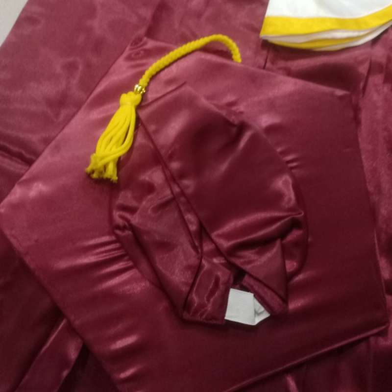 Jual Graduation Gown Ecy Binus Serpong Sz M Baju Wisuda Toga C. 2014 Di ...