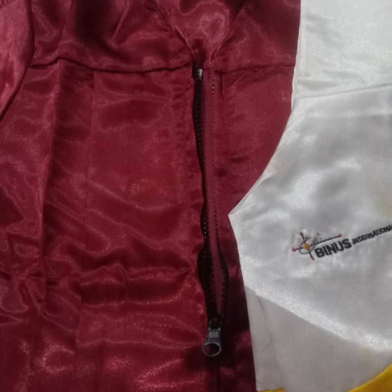 Jual Graduation Gown Ecy Binus Serpong Sz M Baju Wisuda Toga C. 2014 Di ...