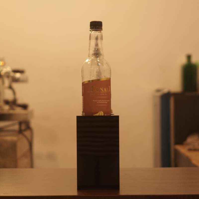 Jual Rak Akrilik Display Botol Sirup Isi 3 - Putih - Hitam Di Seller ...