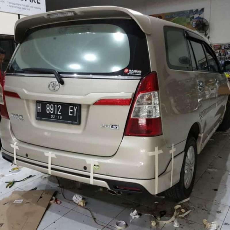 Jual Bodykit Belakang Toyota Grand Innova 2014 Luxury Plastik ABS Grade ...