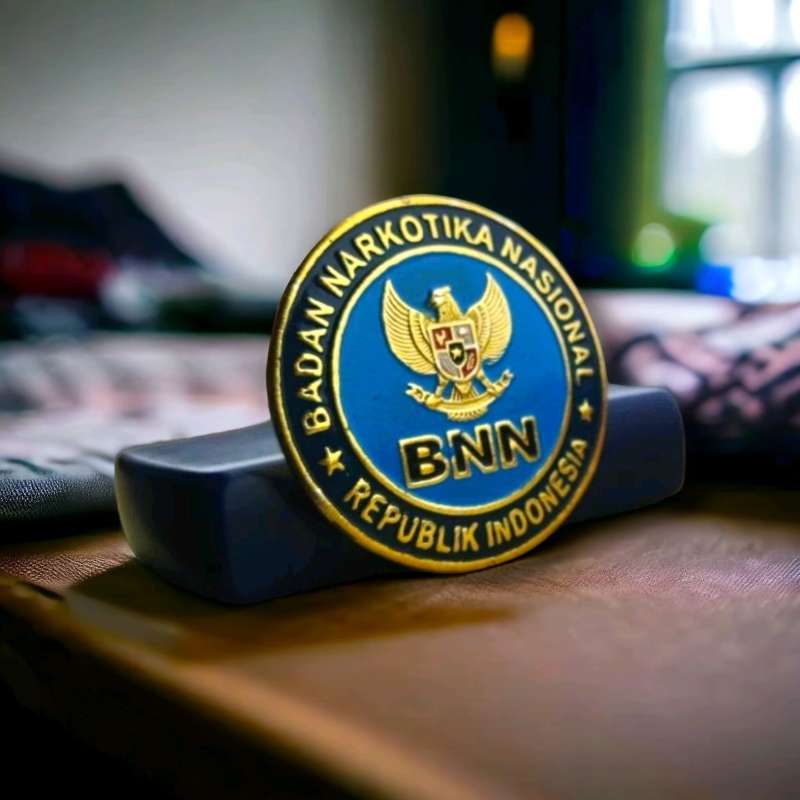 Jual Pin Bros BNN Full Logam Dan Resin Model bulat Dengan Magnet Penempel - Logam Resin di ...