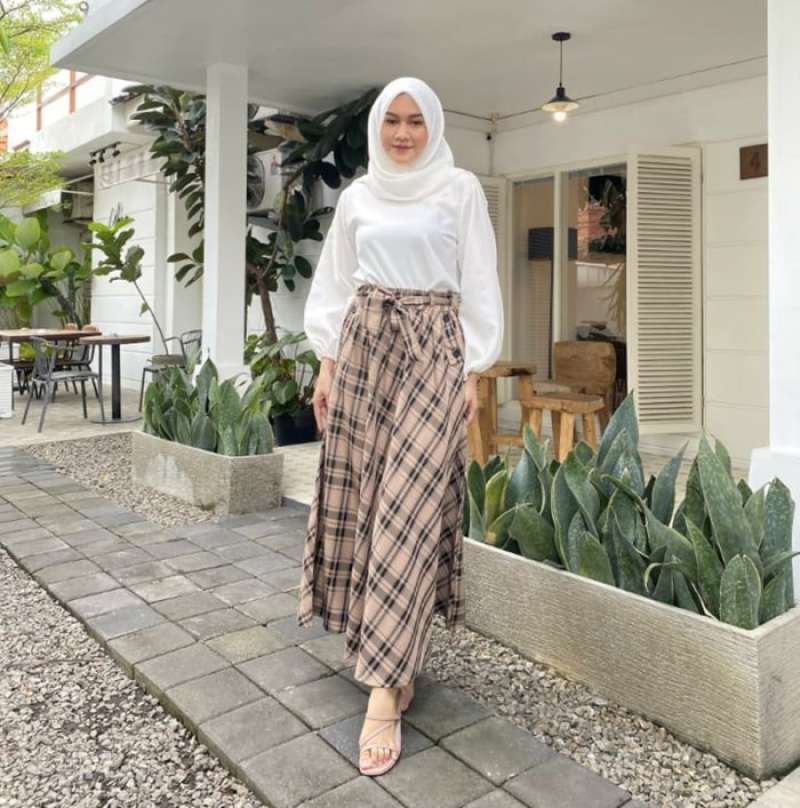 Promo Rok Panjang Wanita Cantik Bawahan Muslimah Kotak Lebar - Silver ...