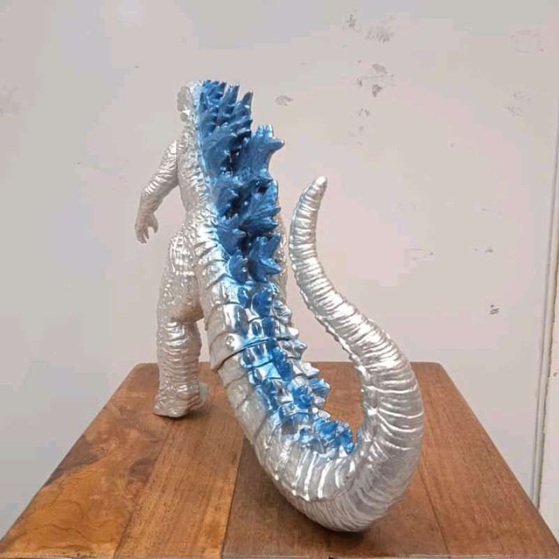 Jual mainan vinyl kaiju figure silver godzilla blue metalic tinggi ...