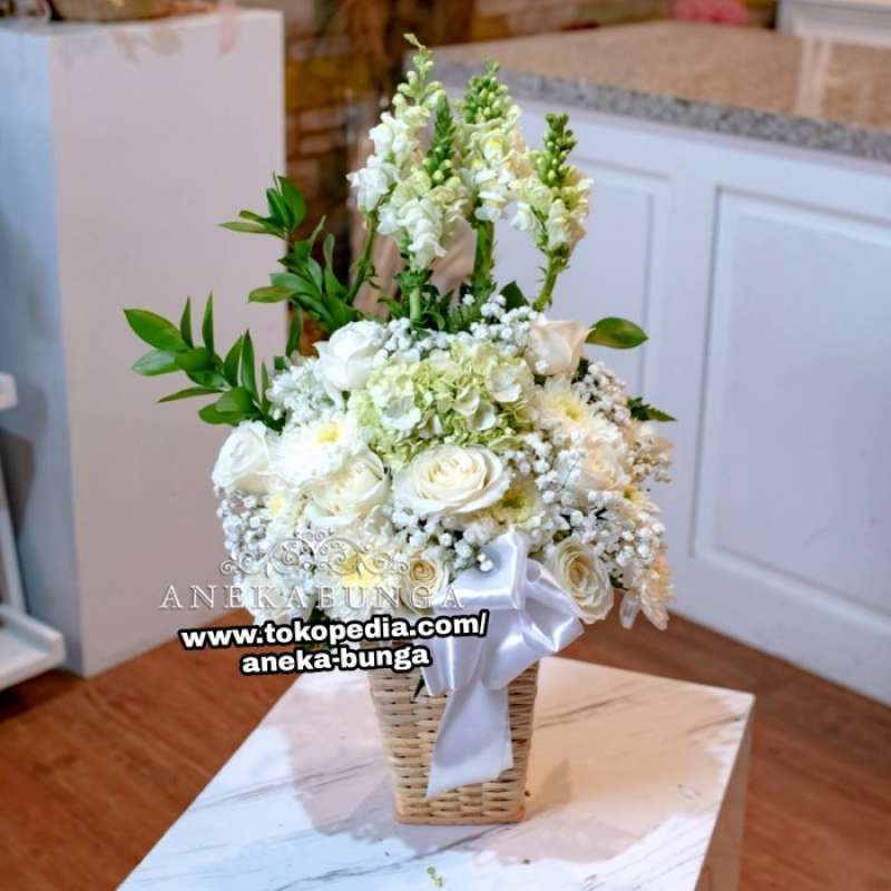 Promo Rangkaian Pot Rotan Bunga Asli Rattan Vase Fresh Flower Grand ...