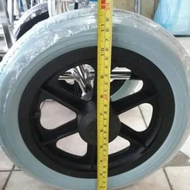 Promo Ban Kursi Roda Satu Paket Pelek Resing Kanan Kiri. Diskon 33% Di ...