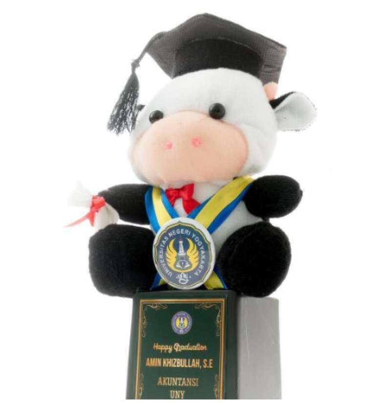 Promo New Piala Boneka Wisuda Sapi Cow Bisa Request Nama Dan Logo Kado ...