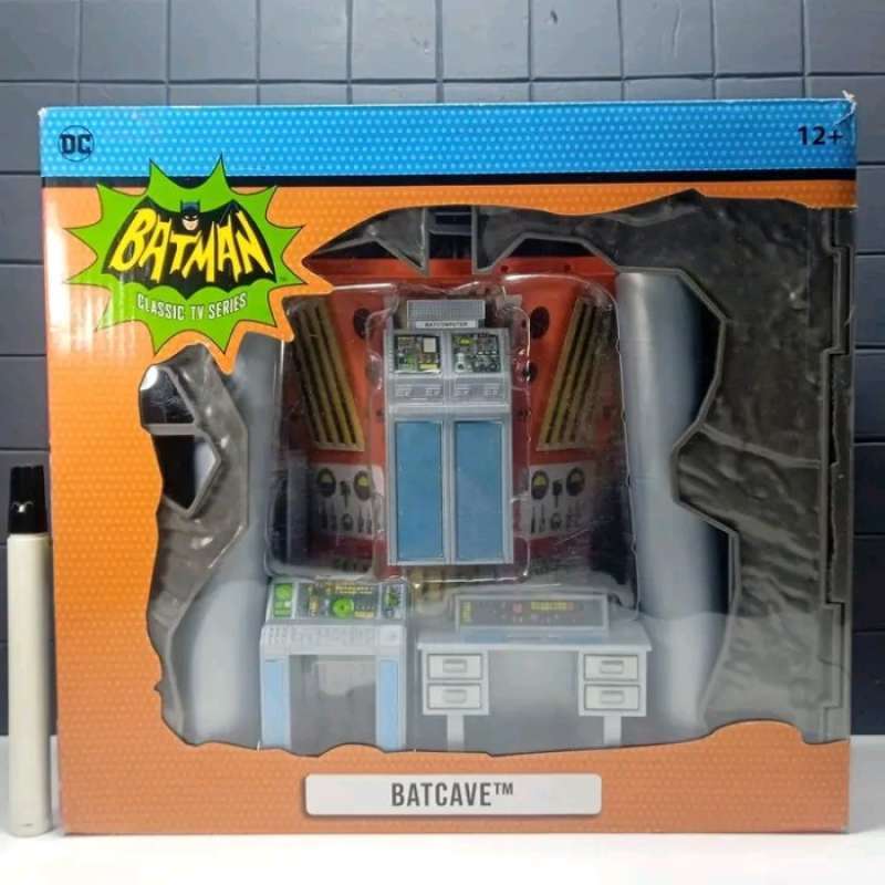 Promo Mainan Set Diorama Batcave Batman Tv Series By Mcfarlane Skala ...