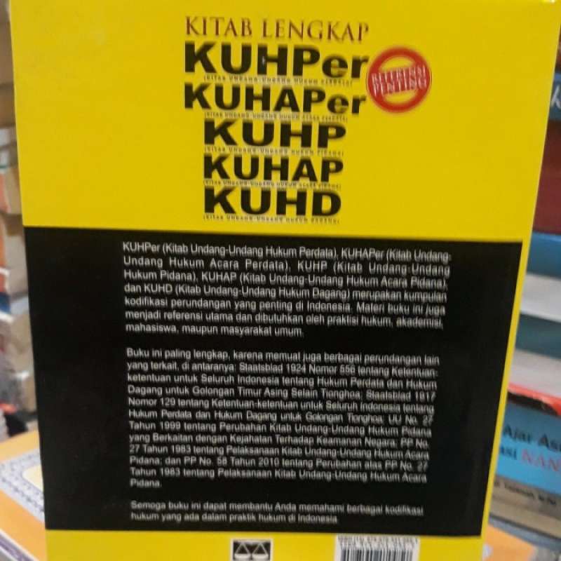Jual Buku Kitab Lengkap Kuhper Kuhaper Kuhp Kuhap Kuhd. Di Seller Circlet - Cengkareng Timur ...