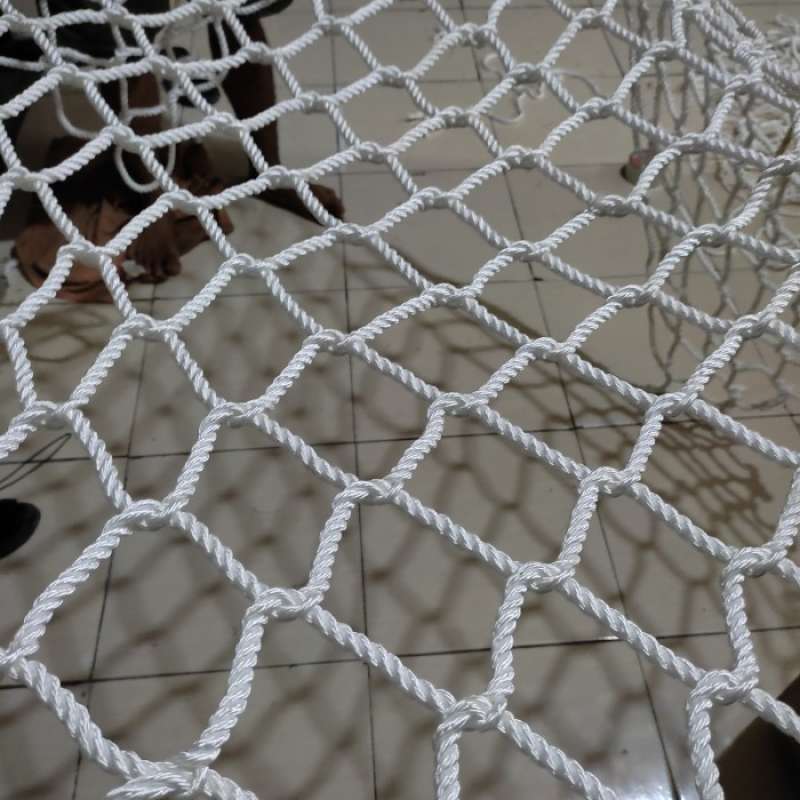 Jual jaring pengaman/Hammock/ayunan jaring/bahan nilon ukuran lubang ...