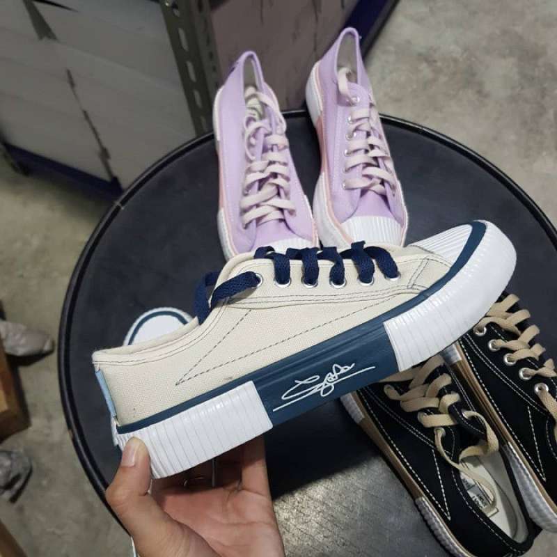 Jual Sepatu Sekolah Cewek Korea Murah Model Terbaru & Kekinian - Harga ...