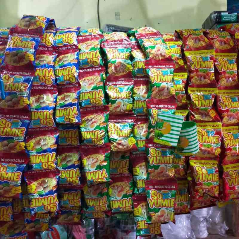 Jual mie gelas so yumie ayam bawang 1 renceng di Seller Adznar Frozen ...