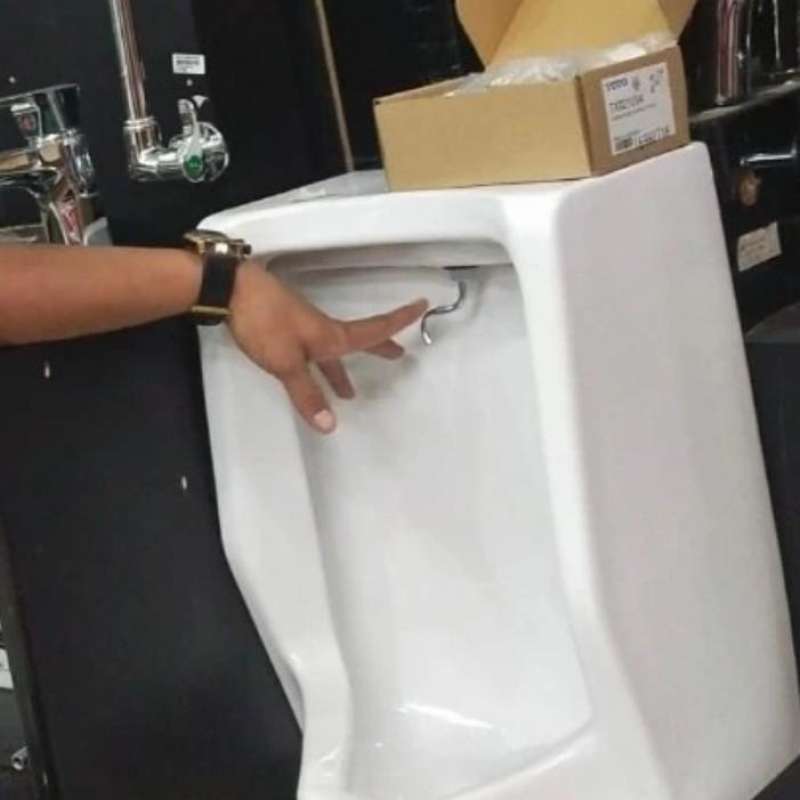 Jual Urinoir Toto U57m Komplit Set/urinal Toto Original U57m+push Valve ...