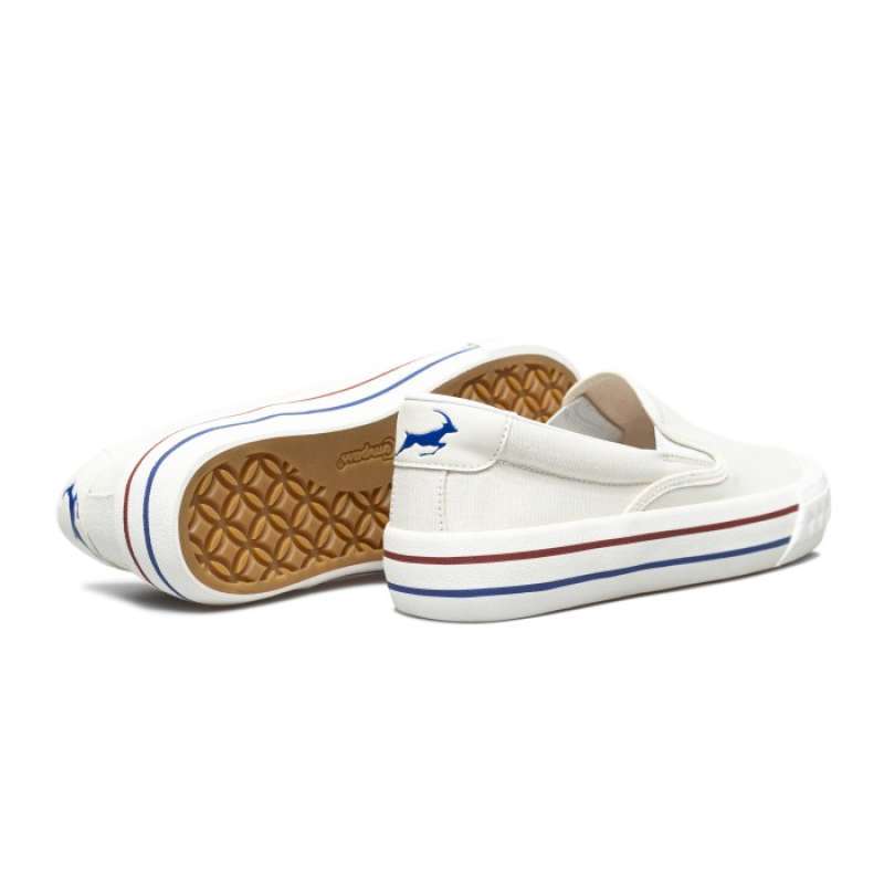 Kualitas Terbaik dan Bikin Nyaman, Inilah 15 Rekomendasi Sepatu Compass ...