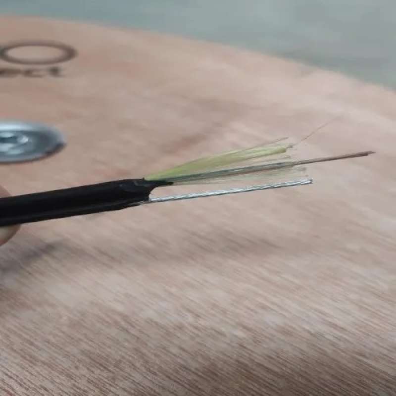 Jual Kabel Fiber Optik FIG8 4 Core HsAirpo Kabel Dropcore FTTH GYFXTC8Y ...