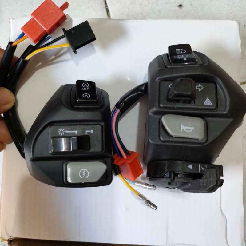 Jual SAKLAR SET KIRI DAN KANAN PLUS DIM 3 TITIK PLUS HAZARD PNP MIO ...