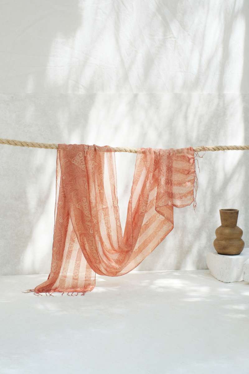 Jual Batik Ratu - Syal Batik Sutra Guratan Daun - Cream - 45 Di Seller ...