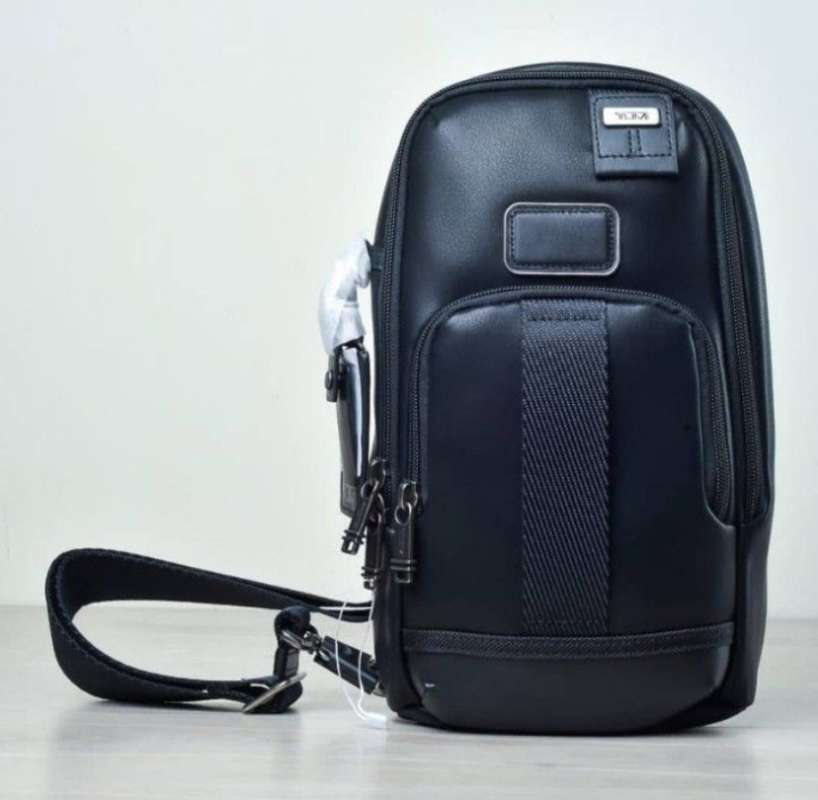 Jual Tumi Fife Slim Sling Bag - Black Leather Di Seller Dstores Men ...