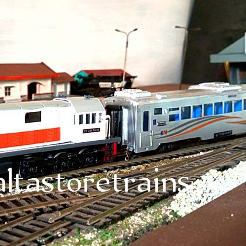 Jual Miniatur Kereta Api Set Lokomotif Dan Gerbong Eksekutif Di Seller ...