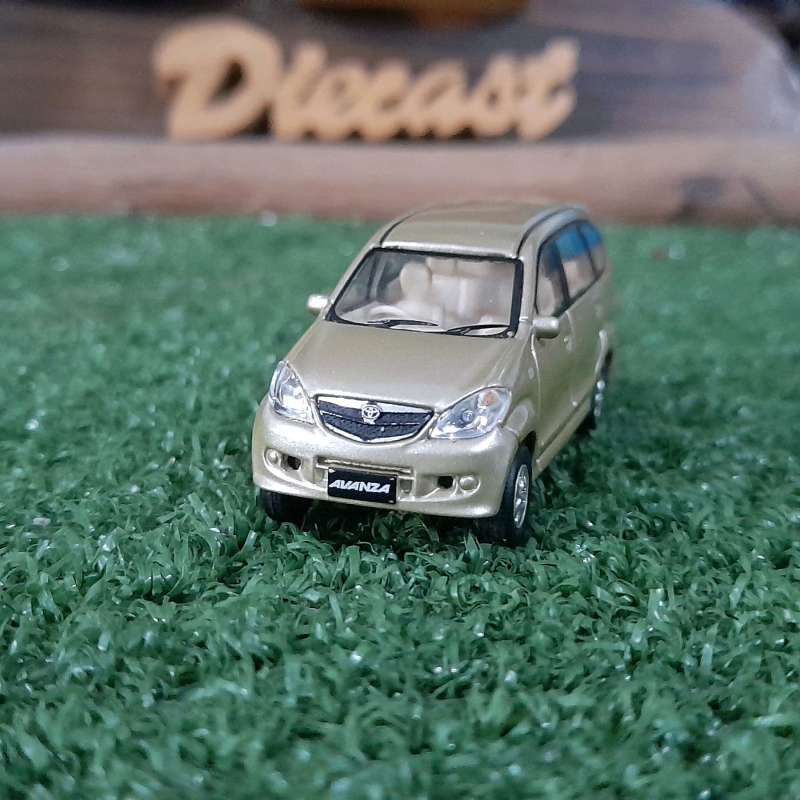 Jual Diecast Miniatur Toyota Avanza skala 1:64 di Seller Vio_car ...