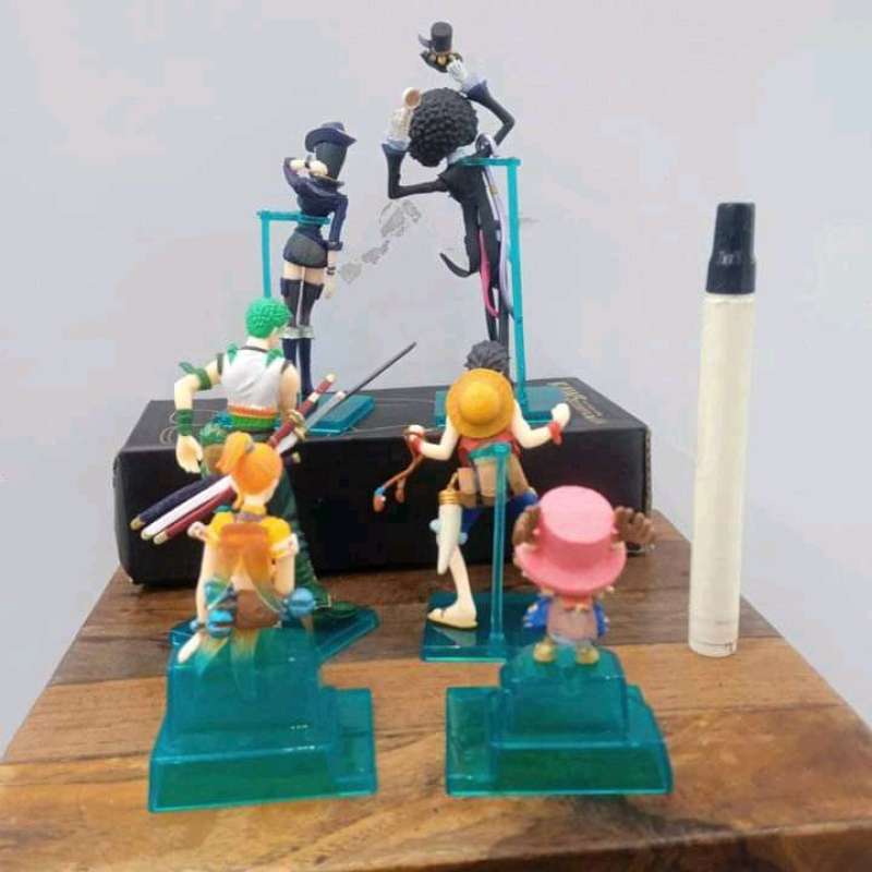 Jual mainan action figure one piece luffy zoro choppee nico robin nami ...