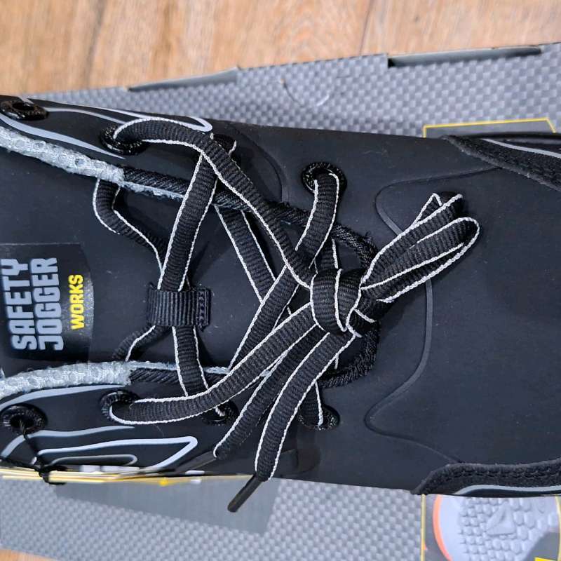 Jual Sepatu Safety Jogger Flow S3 Low - Uk 43 Di Seller Tokonya Zaki ...