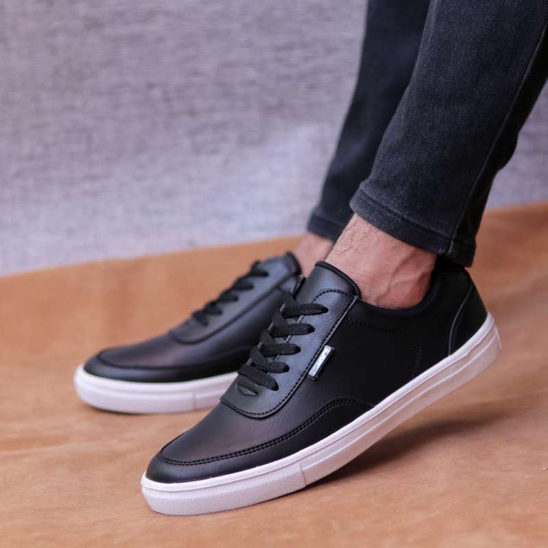 Promo Wolf Sepatu Kasual Pria Sneaker Hitam Simple Murah Original ...