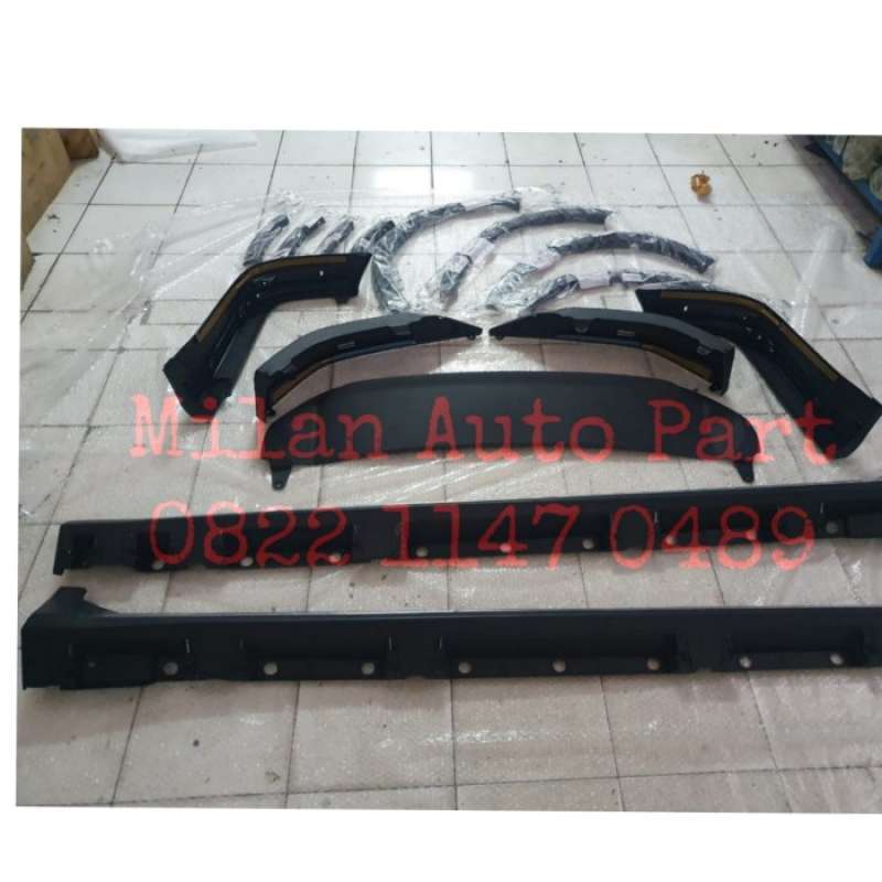 Jual Bodykit Innova Reborn Venturer Original Set 2016-2020/ Body Kit Innova - Dp Pemasangan Di ...