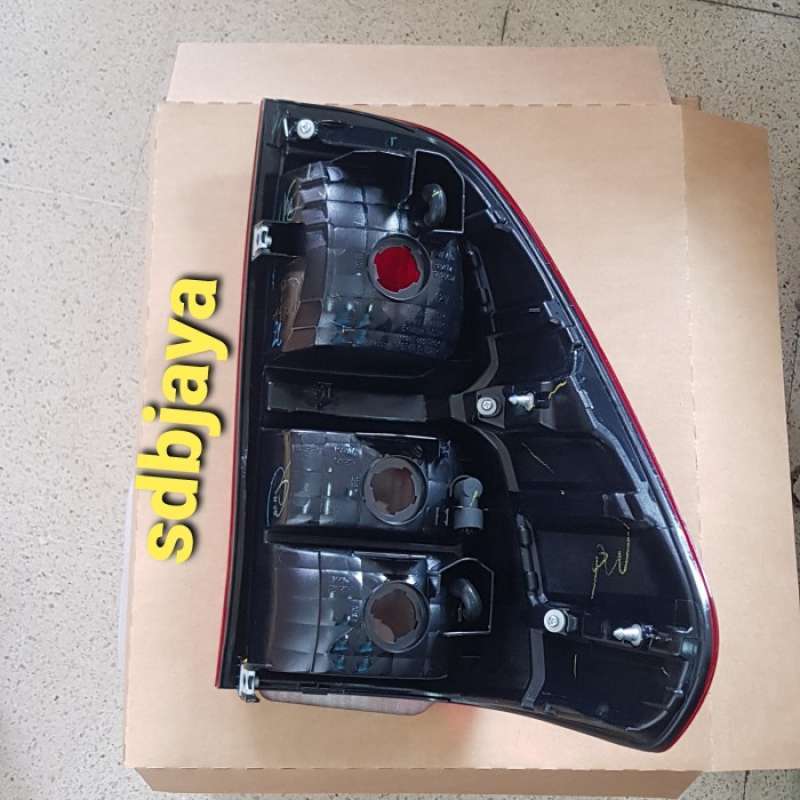 Jual Stop Rem Lamp Lampu Belakang Hilux Revo Double/single Cabin Ready ...