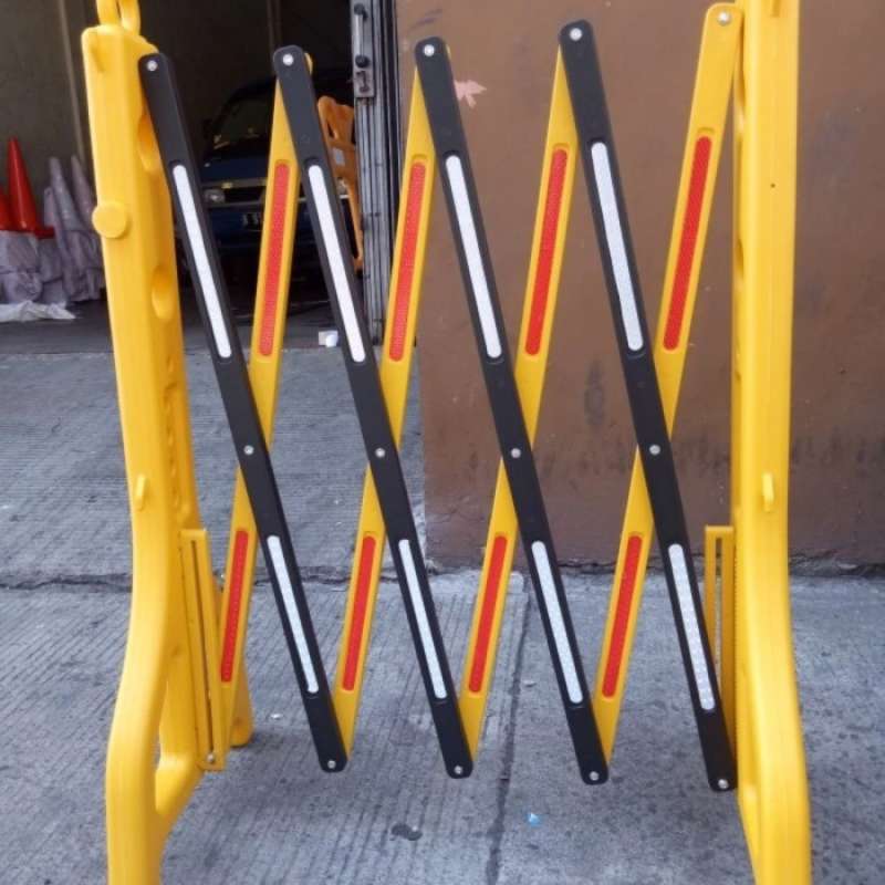 Jual Expandable Barier Lipat/ Road Barier Safety Cone Di Seller Yama ...