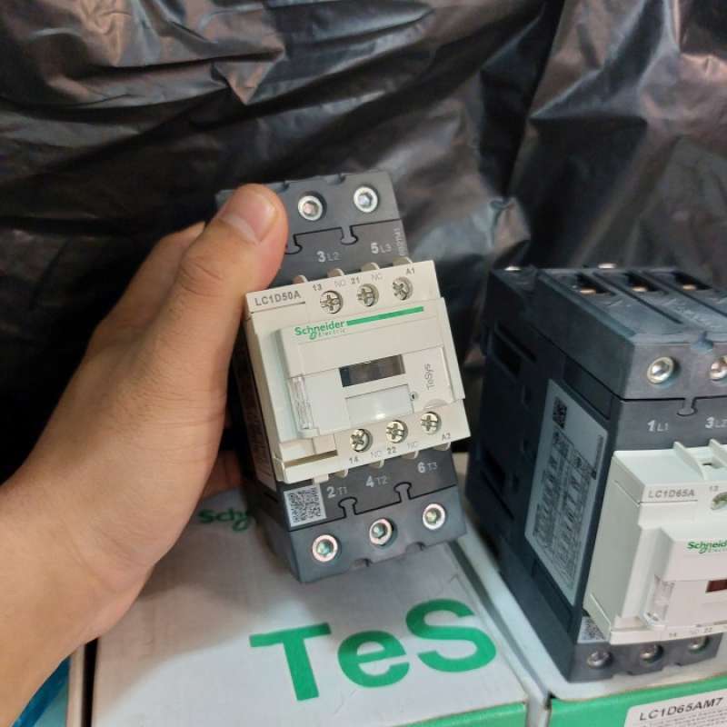 Jual Contactor Schneider Kontaktor Lc1d40am7 220v Lc1d40a Original ...