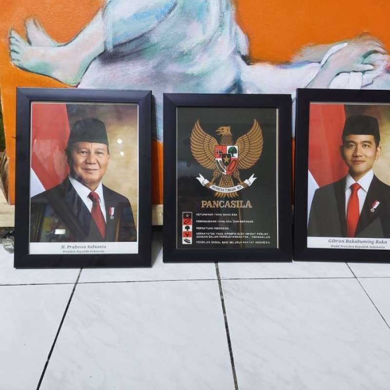 Jual Bingkai Foto Presiden Dan Wakil Presiden Di Seller Winter - Cengkareng Timur, Kota Jakarta ...