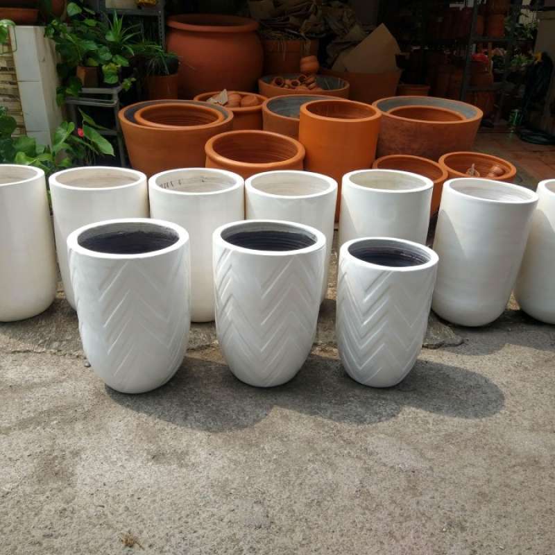 Jual Pot Kapsul Pot Tanah Liat Bentuk Kapsul Terakota Putih Hitam ...