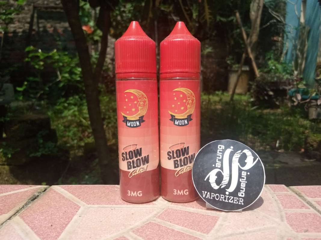 Jual SLOW BLOW MOON 60ML HARUM BUAH BUAHAN SEGAR LYCHEE - 3MG di Seller ...