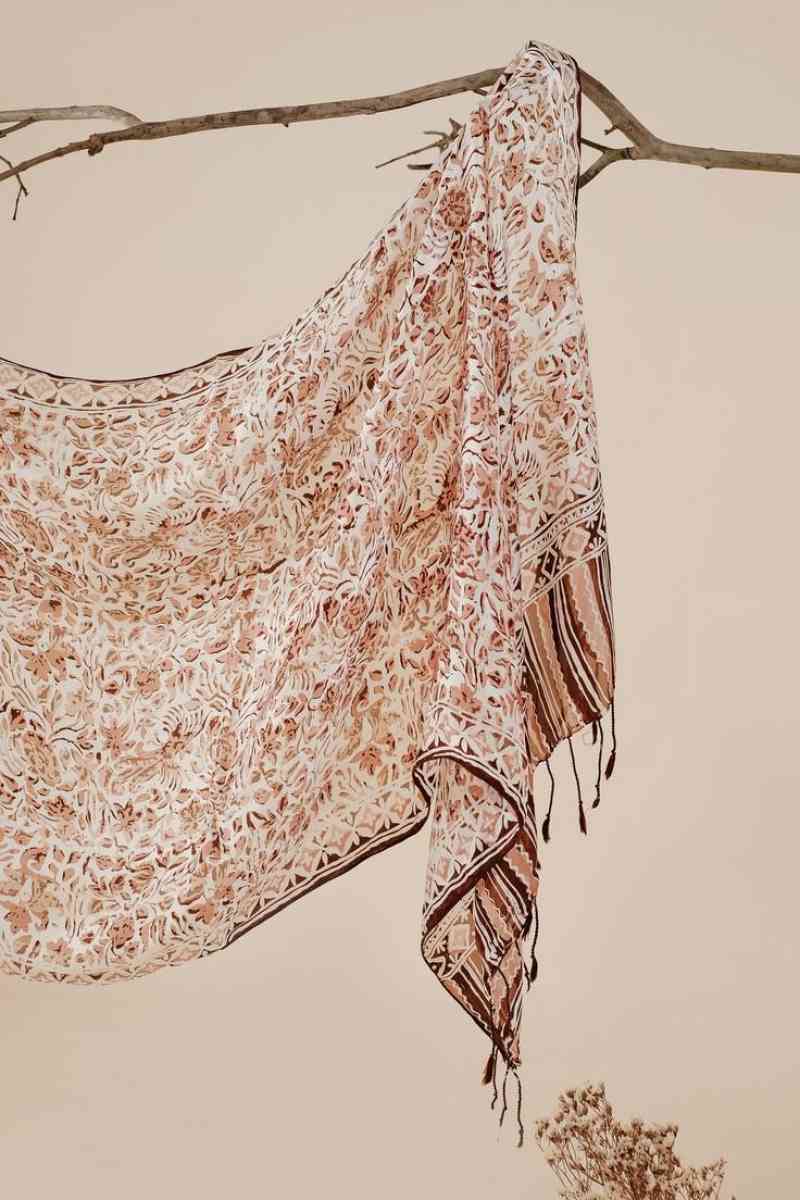 Jual Selendang Batik Sutra Model Terbaru & Kekinian - Harga Diskon Juni ...